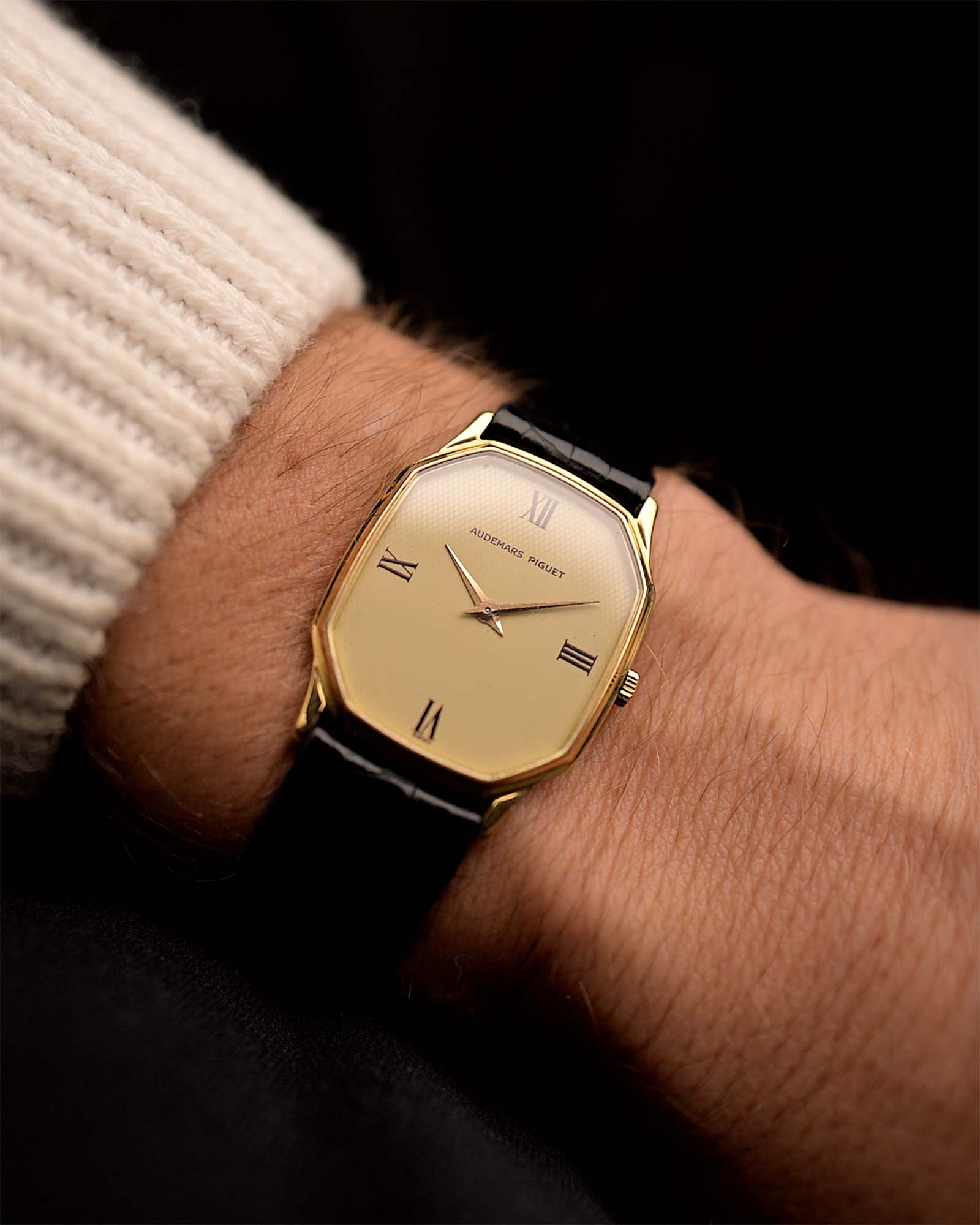 Audemars Piguet 18k Octagon Waffle Roman 1980s – GOLDAMMER
